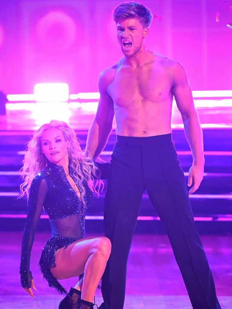 Robert Irwin Sends The Gays Into A Spin With DWTS Shirtless Routine ...